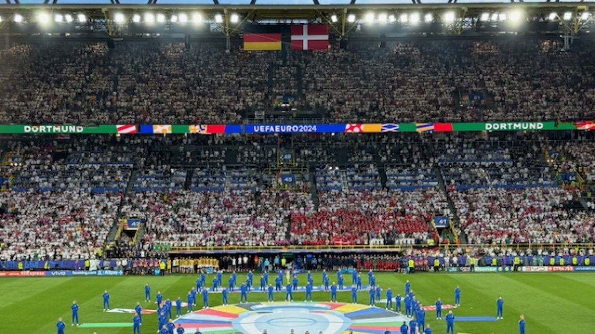Westfalenstadion und gelbe Wand: Good Bye BVB Stadium Dortmund ...