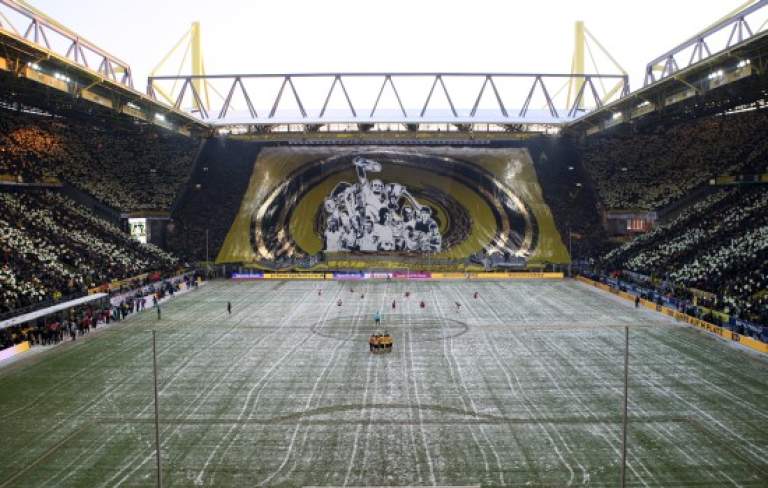 Fotostrecke zur 100 Jahre BVB Choreografie