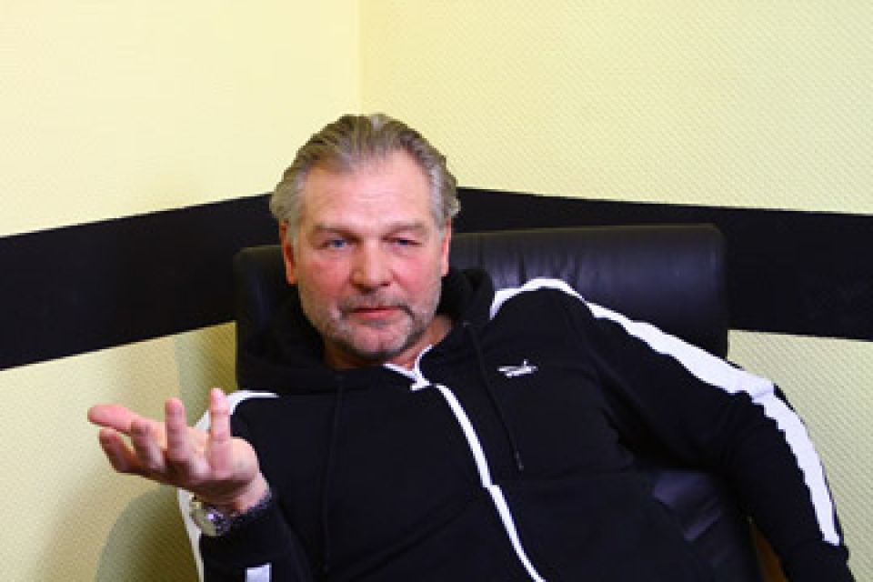 ...Teddy de Beer: "Das muss ich dann natürlich vermitteln."